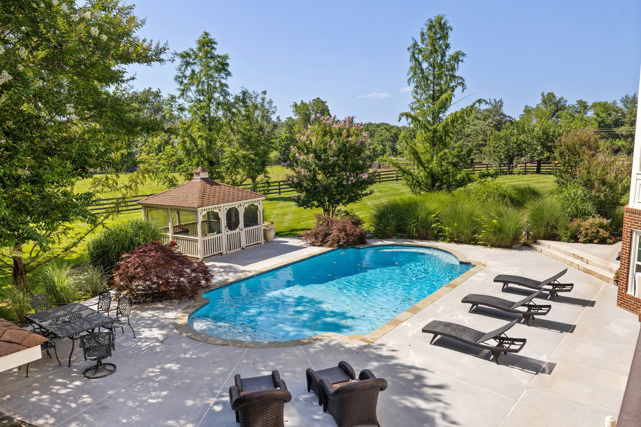 Thomas & Talbot | Grand Ellison