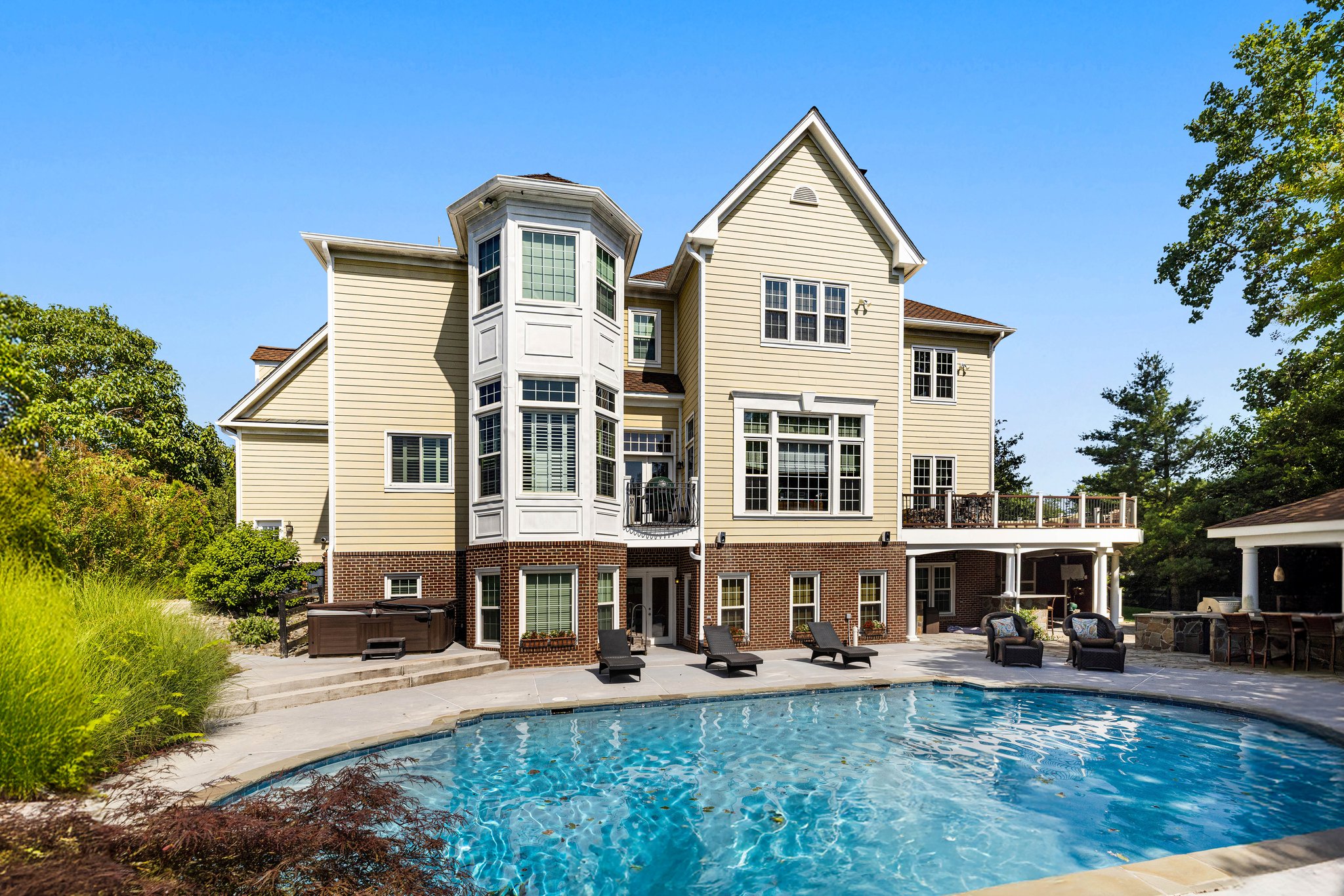 Thomas & Talbot | Grand Ellison