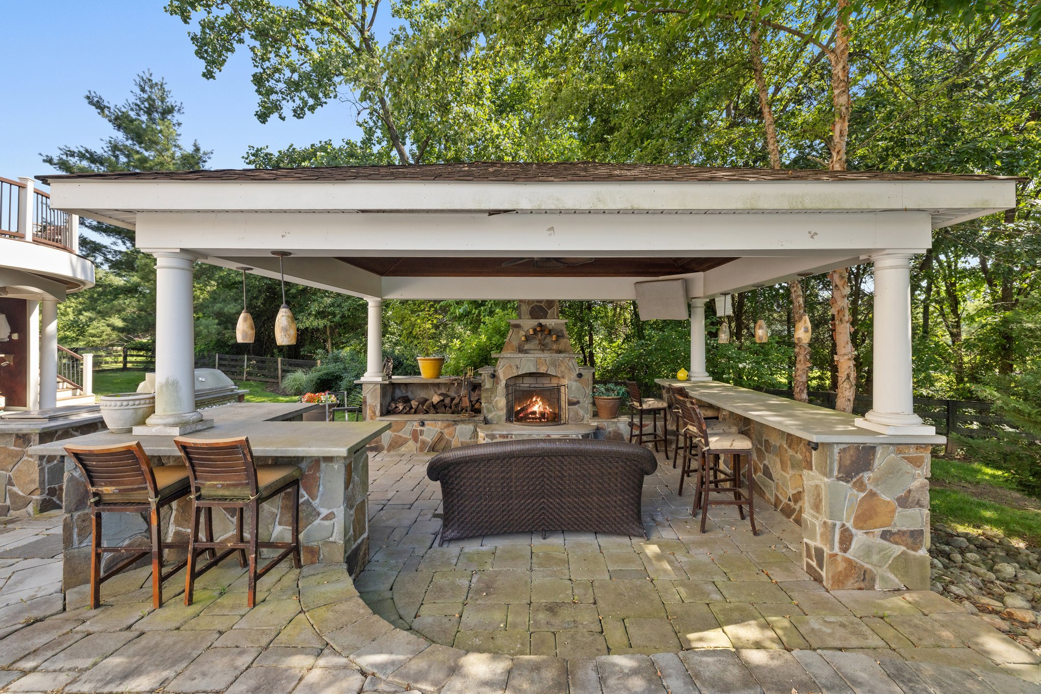 Thomas & Talbot | Grand Ellison