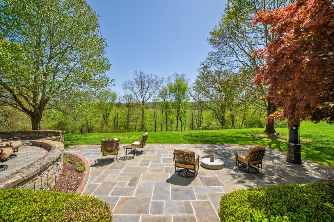 Thomas & Talbot | Hidden Trail