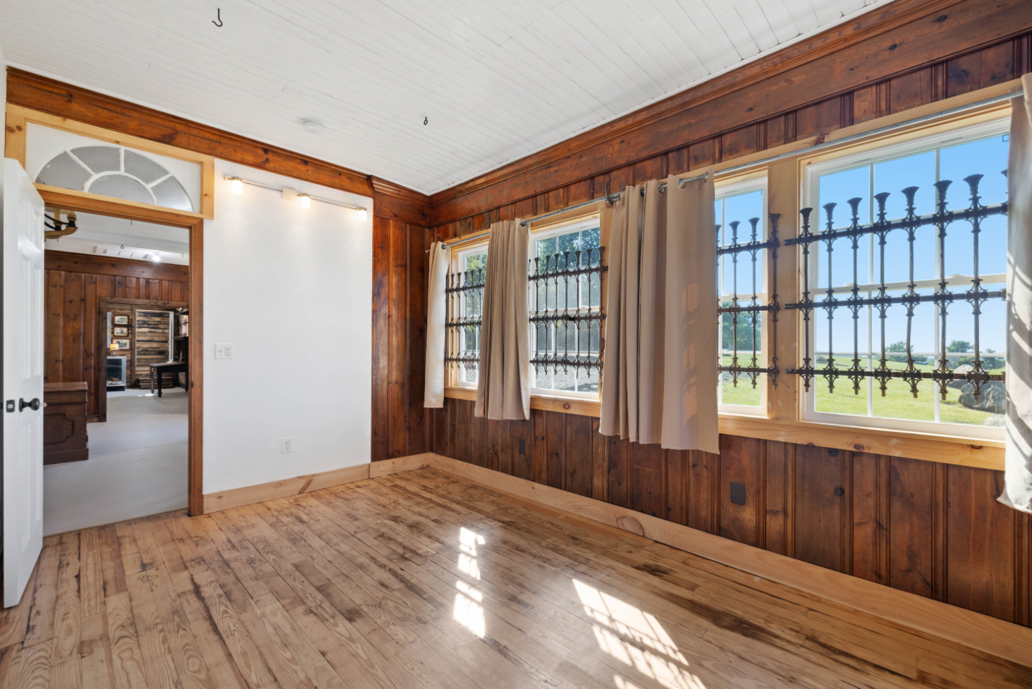 Thomas & Talbot | Ashby Gap Command Post