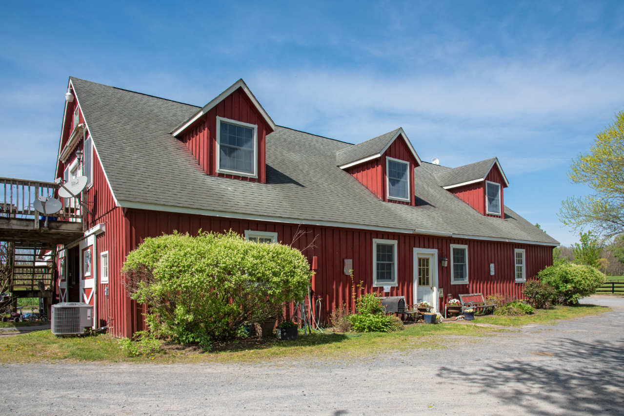 Thomas & Talbot | Sandstone Farm