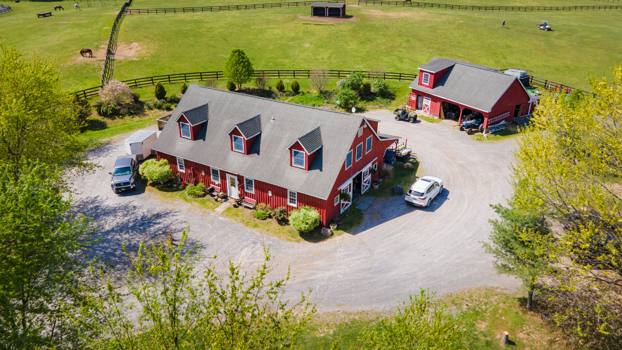 Thomas & Talbot | Sandstone Farm