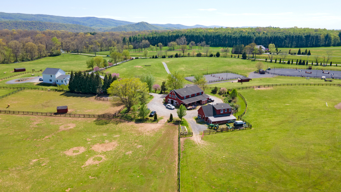 Thomas & Talbot | Sandstone Farm